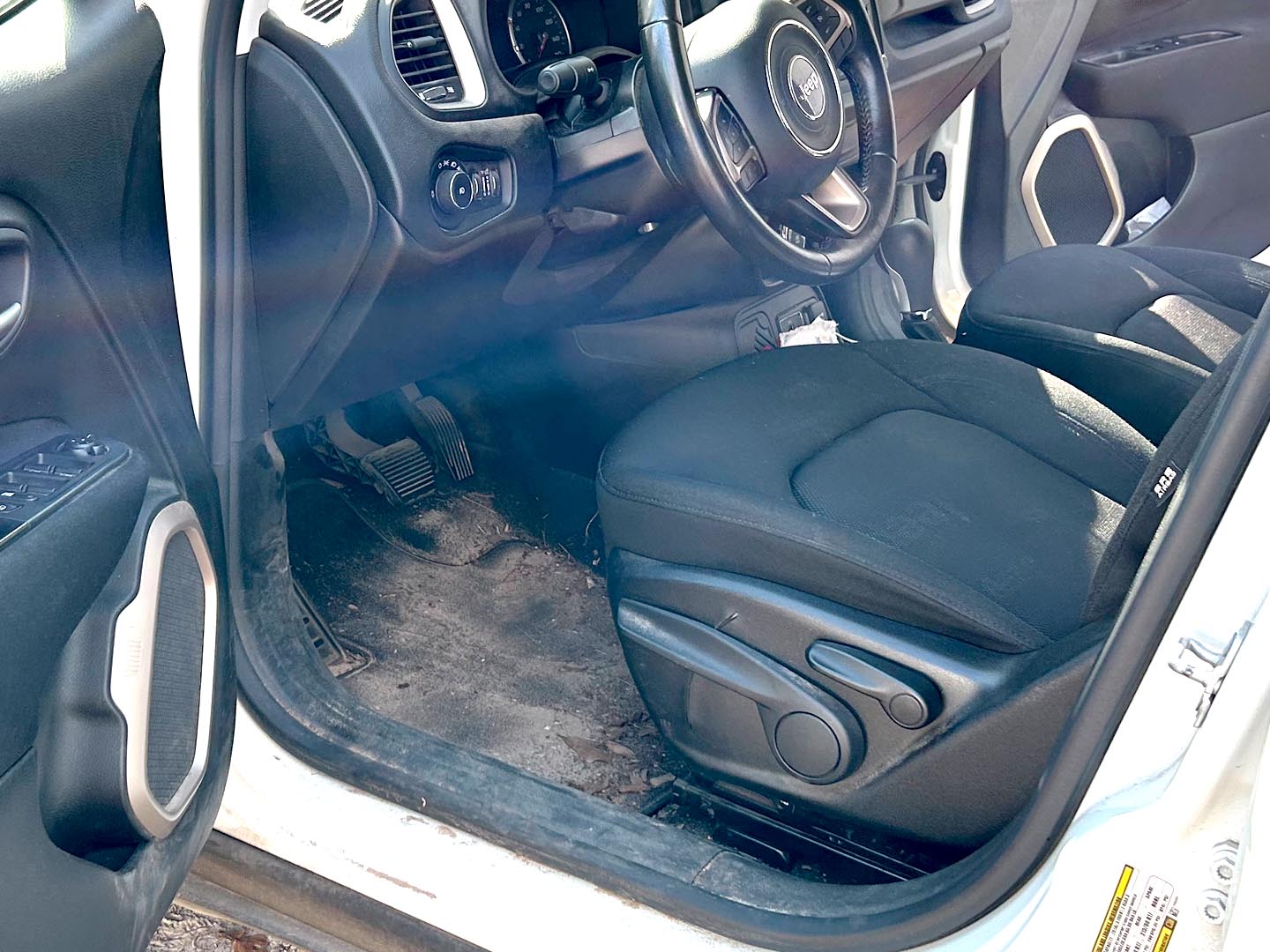 Limpieza de Interiores de Jeep – Antes y Después – High Performance ...